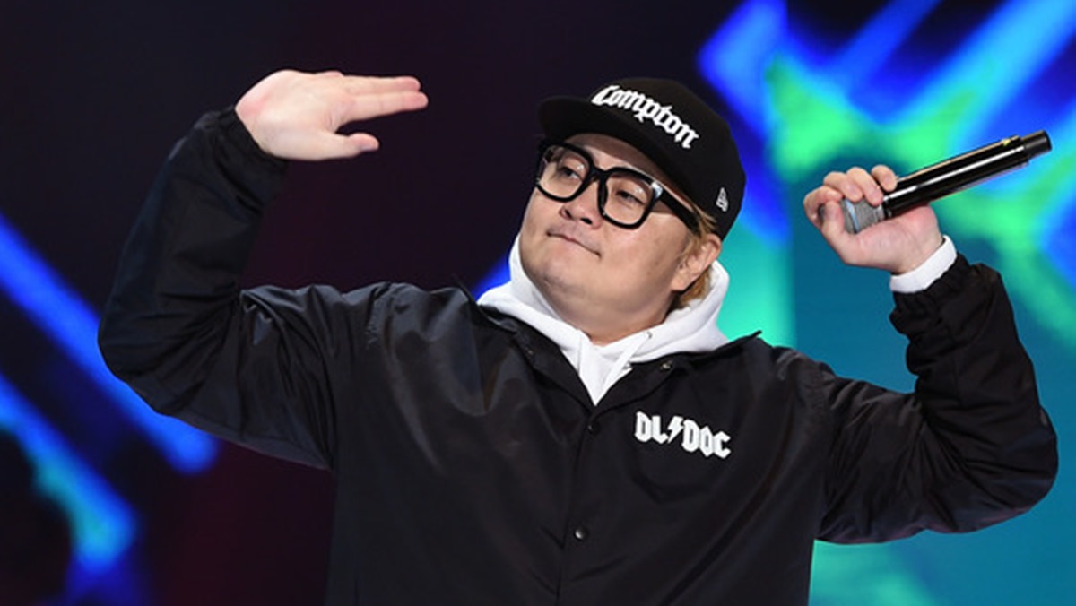 DJ DOC 정재용, 19살 연하 걸그룹 출신 여성과 결혼 | 위키트리