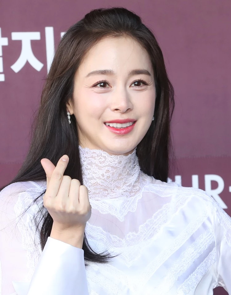“This scene reminds me of someone...”, Kim Tae-hee's new commercial ...