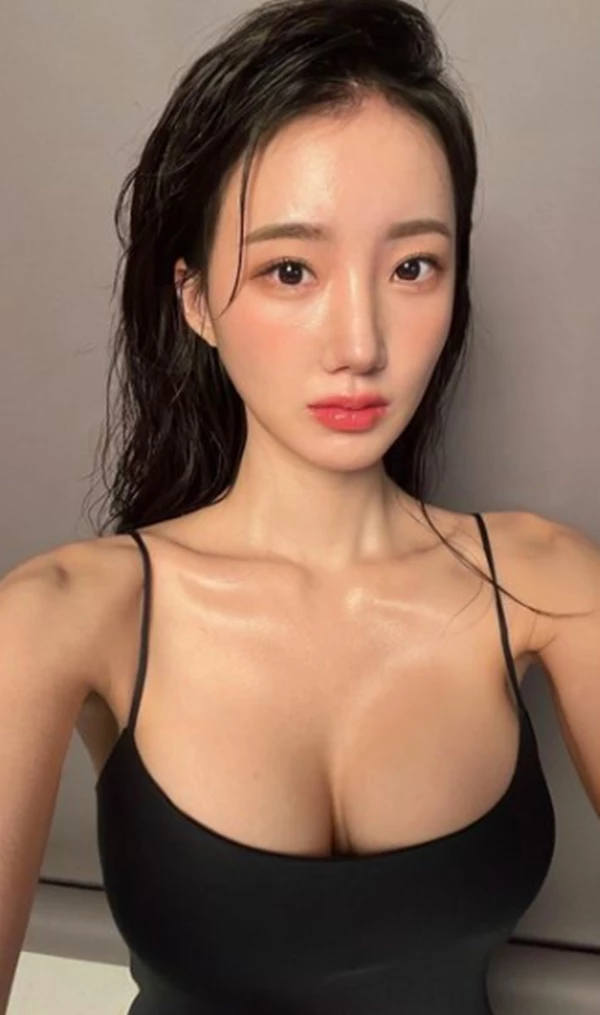 경찰 조사까지 받았는데… 오토바이 비키니녀 이번에는 이곳에 등장했다 위키트리
