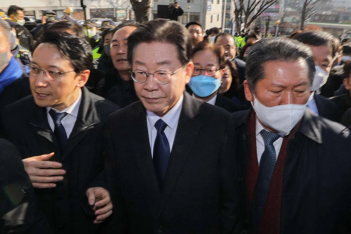입에 담기에도 거북한 상스러운 욕설을 들은 이재명의 반응 영상 위키트리