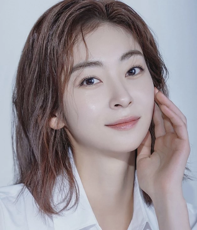 발레리노와 결혼한 배우 왕지원, 블레이드ent와 손잡았다 | 위키트리