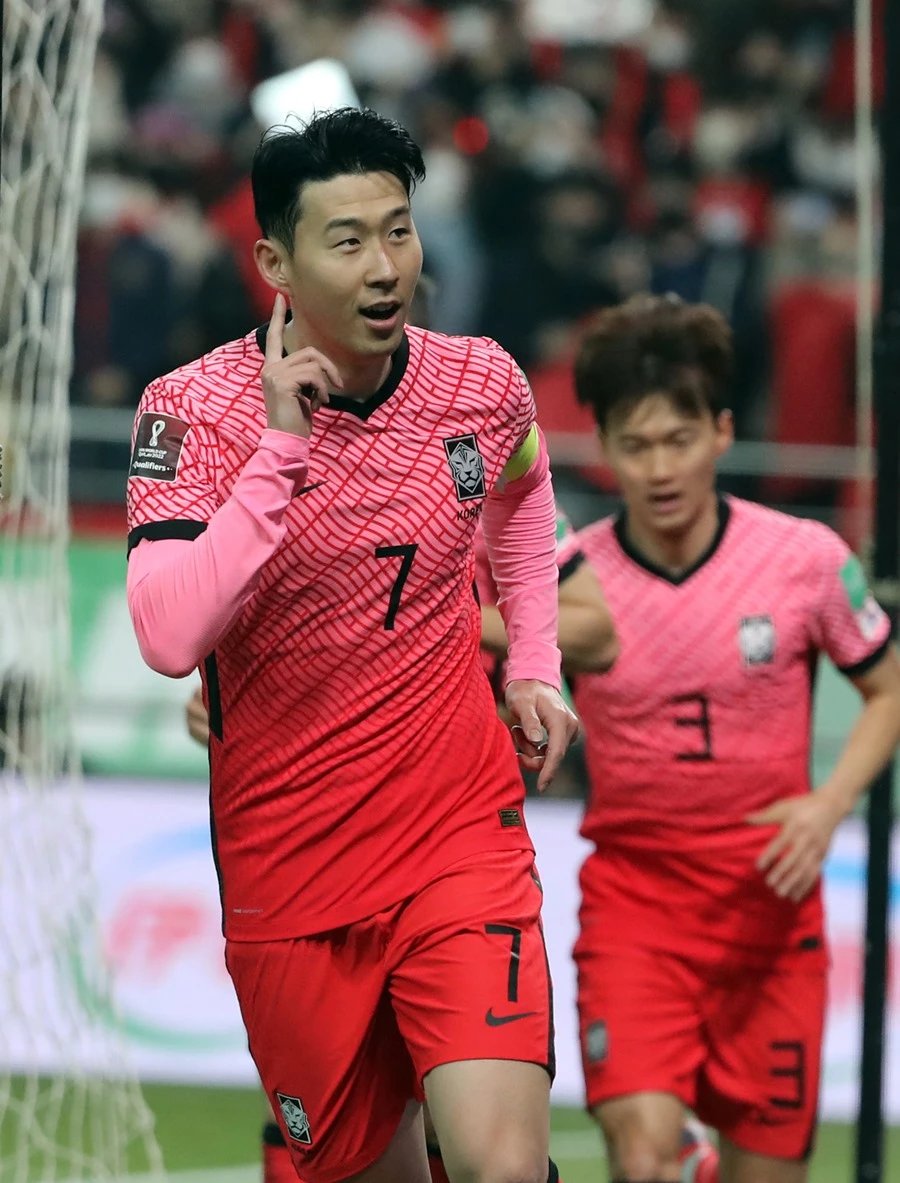 손흥민이 EPL 99골 기록하자 토트넘 동료들이 남긴 말 (feat. 해리 케인) | 위키트리