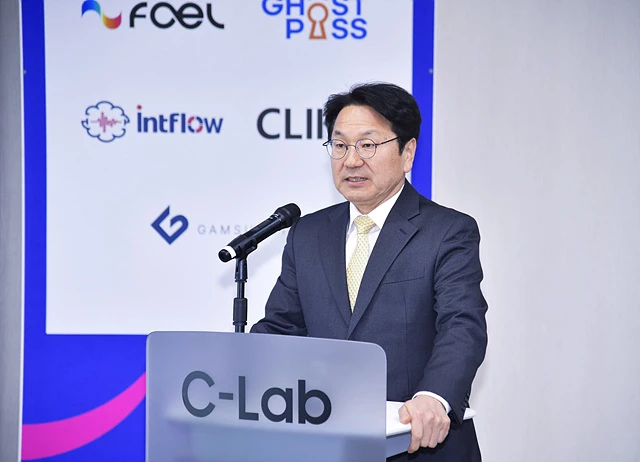 [포토]강기정 광주광역시장, C-Lab(랩) 아웃사이드 광주 캠퍼스 개소식 참석 | 위키트리