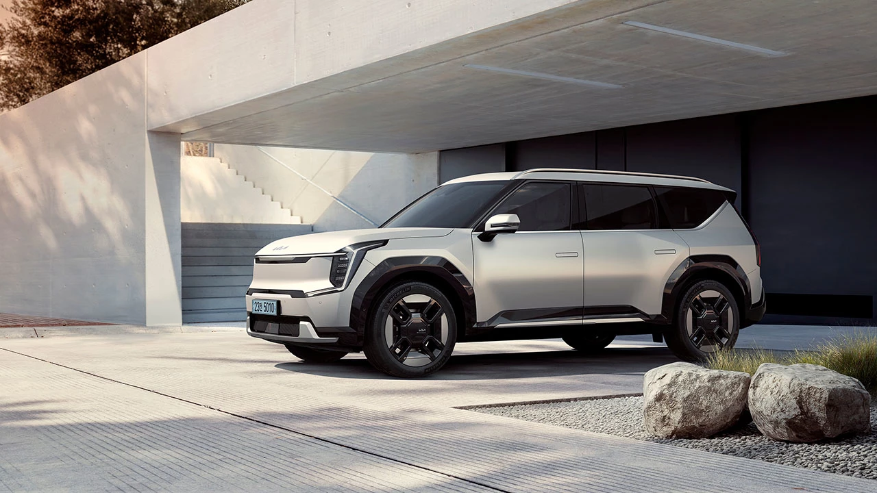 [오늘은머니] “사전계약 1만대 돌파” 3040세대 홀려버린 기아 EV9, 출고 시기는? | 위키트리