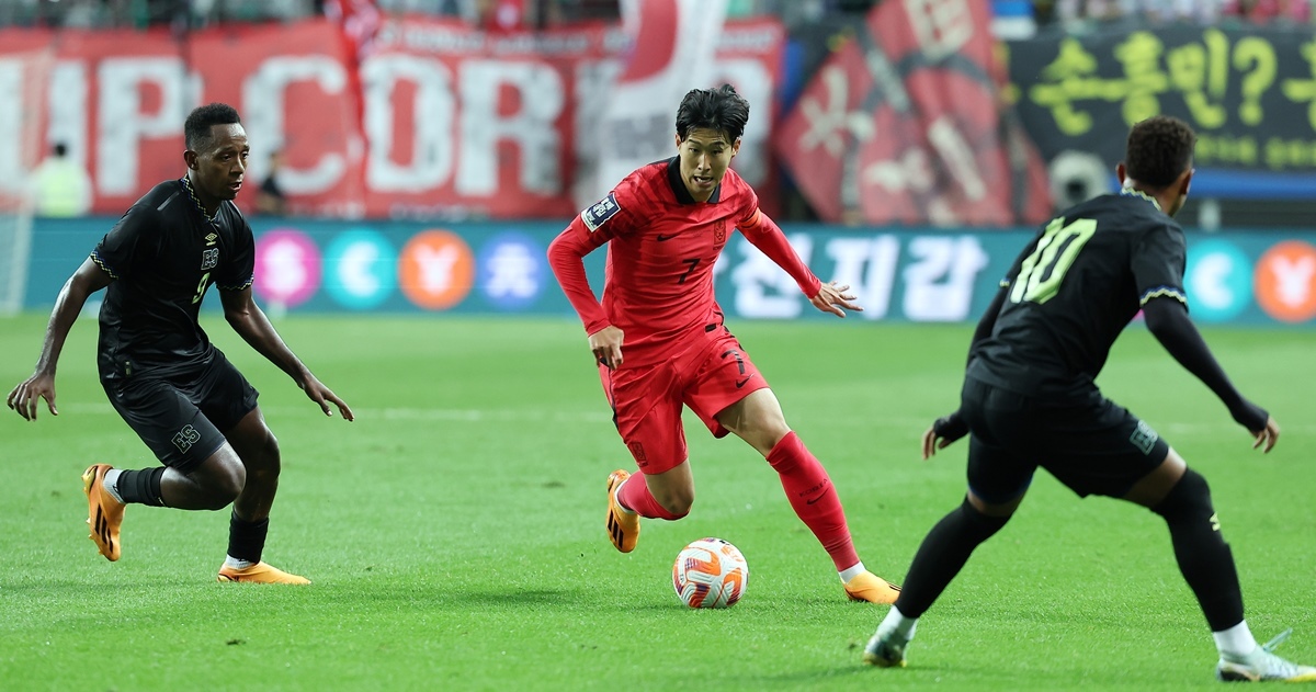 'EPL 2023~2024 10R 파워랭킹 순위' 3위는 홀란, 2위는 손흥민, 1위는 바로… | 위키트리