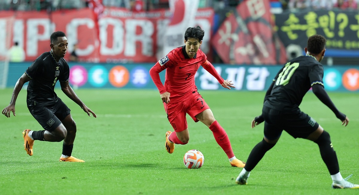 'EPL 2023~2024 10R 파워랭킹 순위' 3위는 홀란, 2위는 손흥민, 1위는 바로… | 위키트리