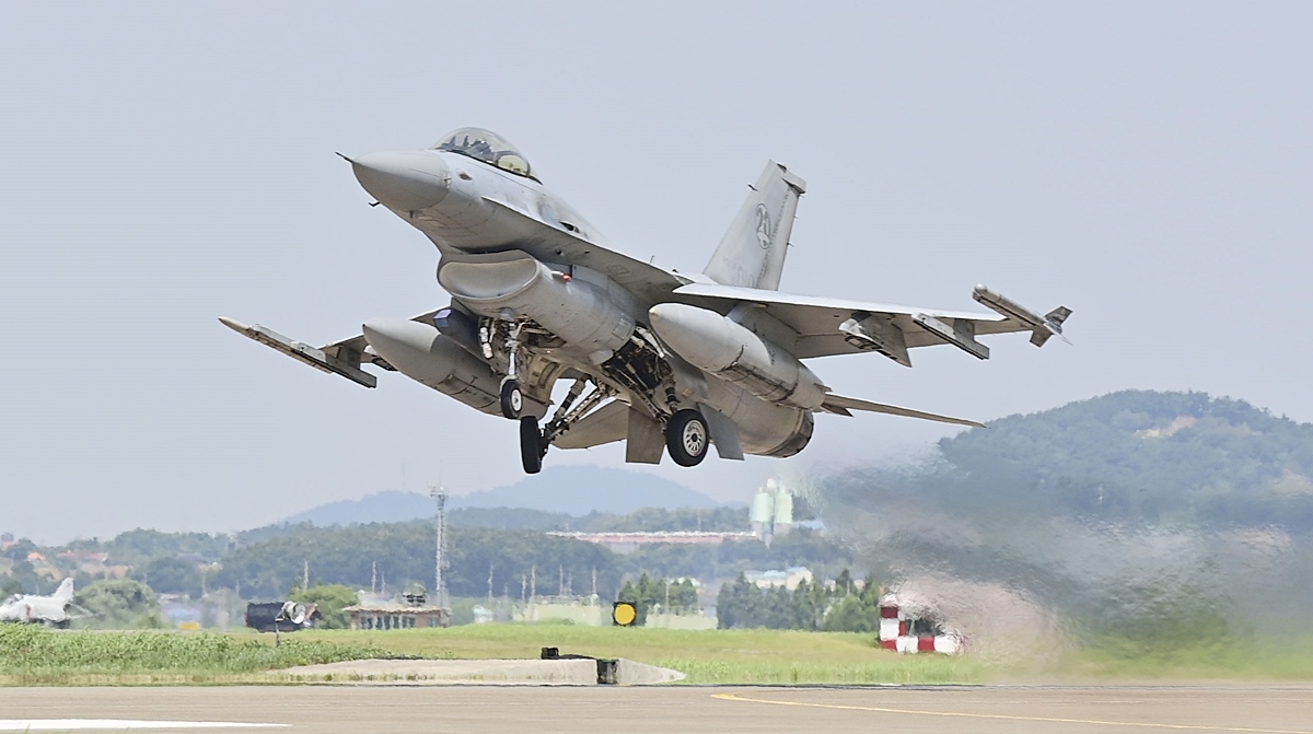 공군 KF-16 전투기 추락 원인…'고무 패킹' 때문이다 (공식 발표) | 위키트리